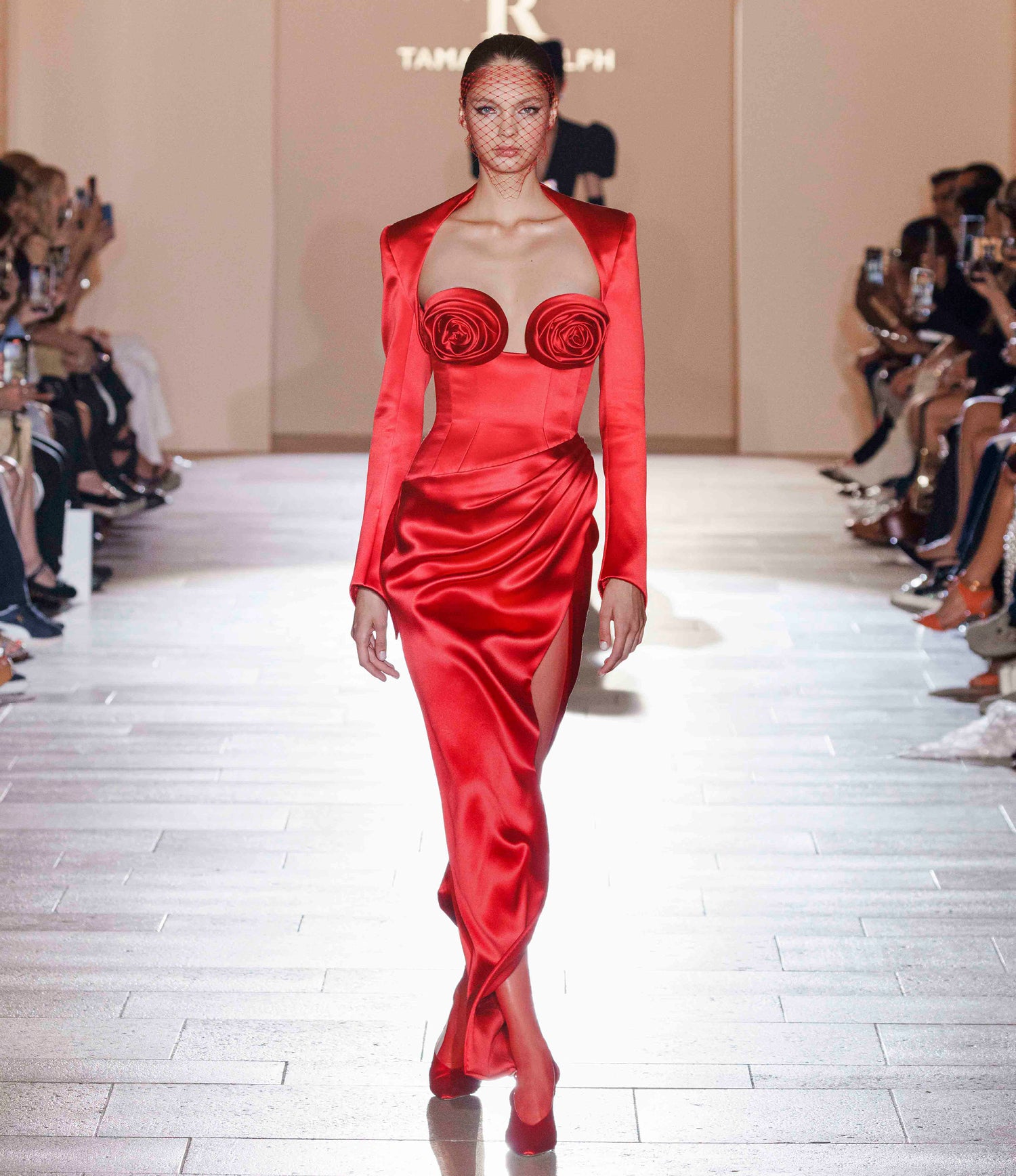 Look 08 – Tamara Ralph