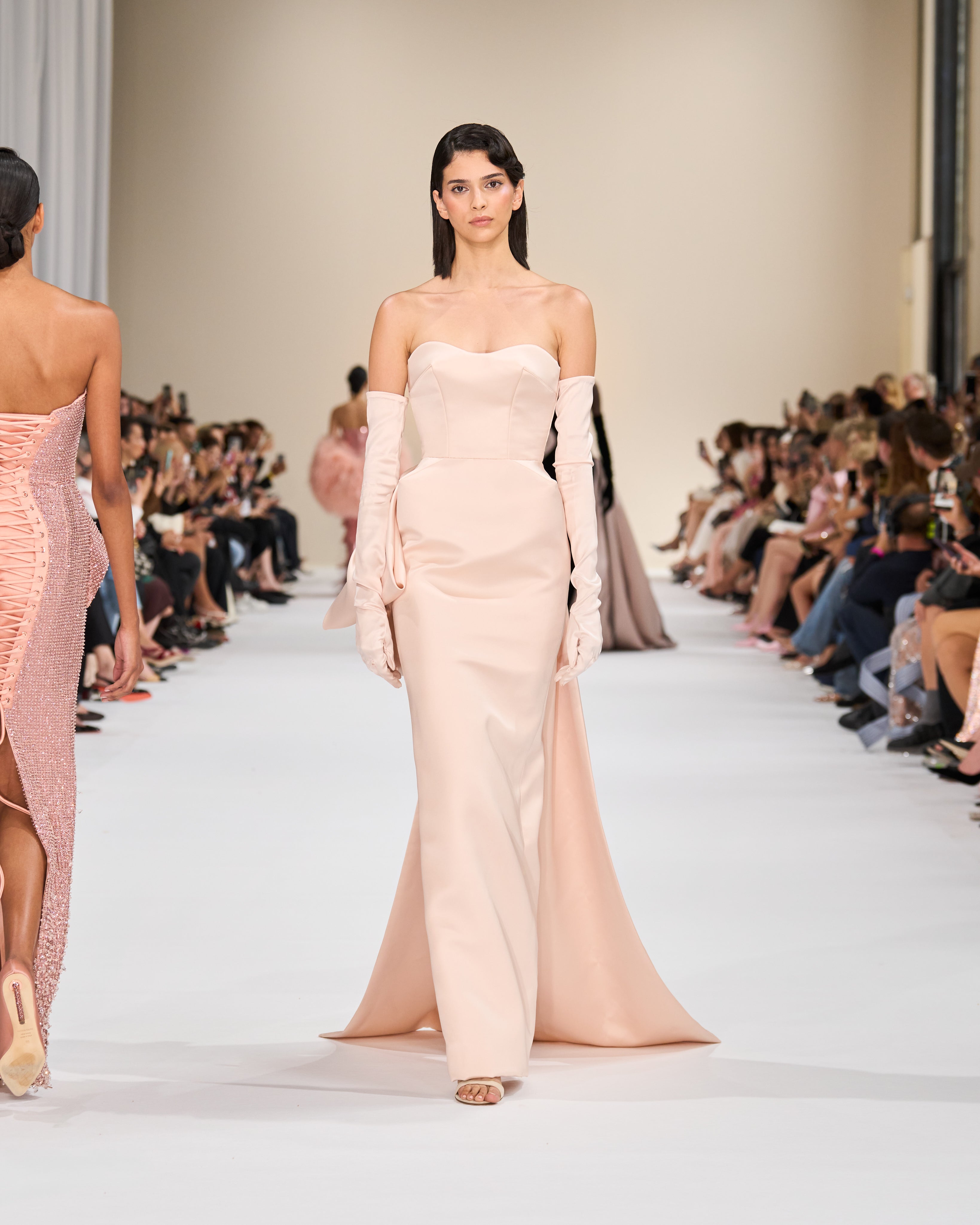 Look 19 – Tamara Ralph