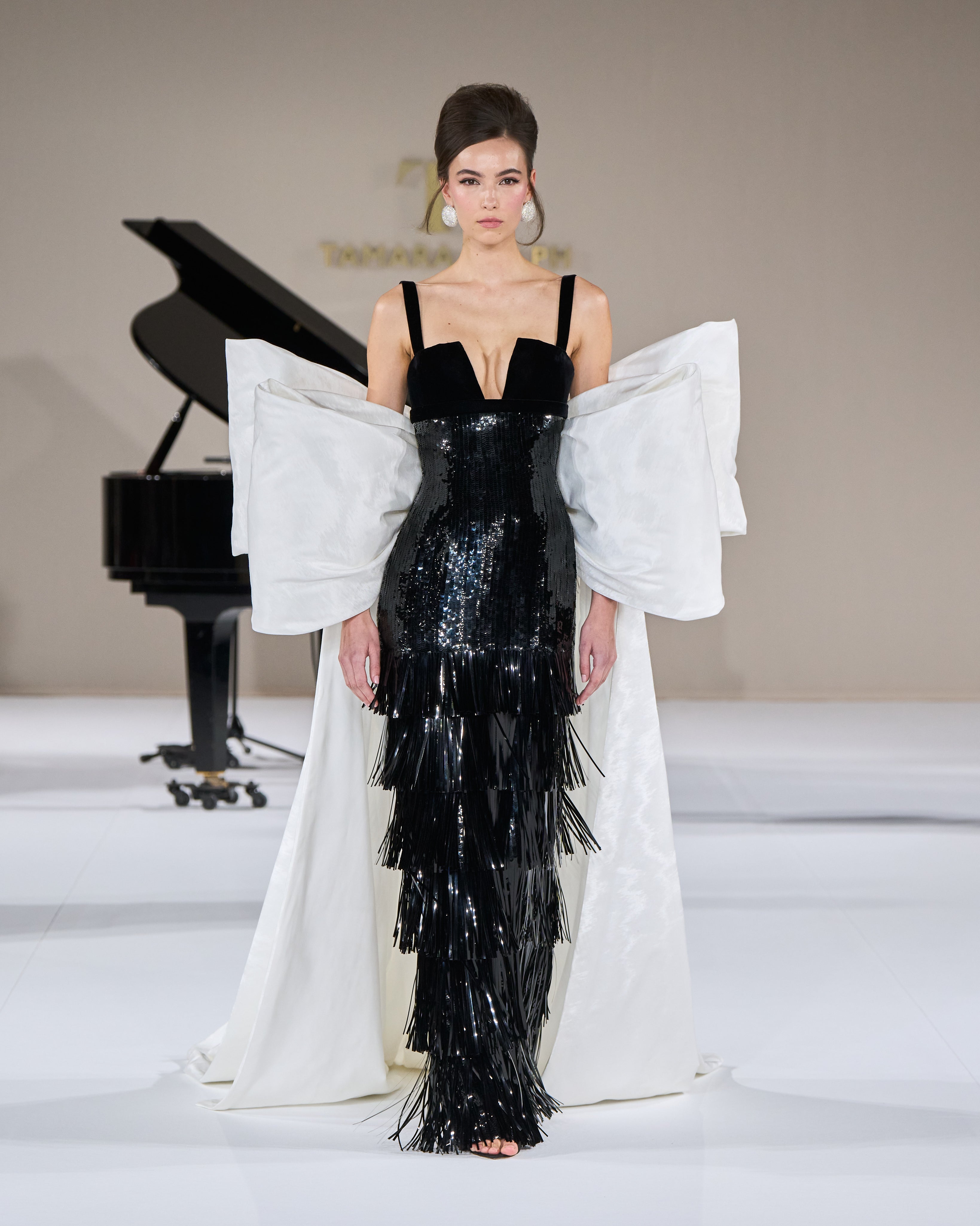 Look 16 – Tamara Ralph